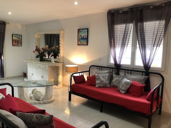 Villa Massalia, Private Holiday Home, Heated Pool, 12 People - Marseillan