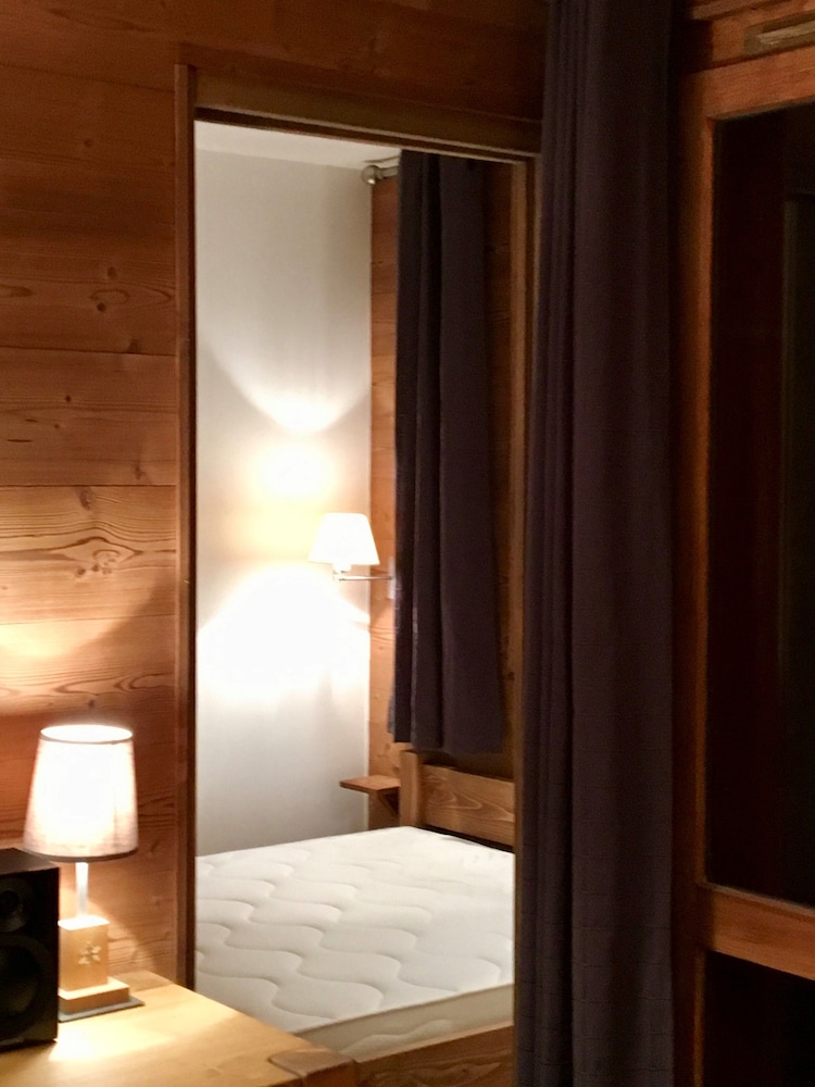 Skis Aux Pieds- 2piece/cabine- Refait A Neuf-wifi Haut Debit -Calme Et Vue Degag - Méribel