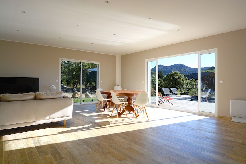 Villa Avec Piscine Surplomblant Un Terrain D'un Hectare Vue Sur Vignoble - Plage Farinole