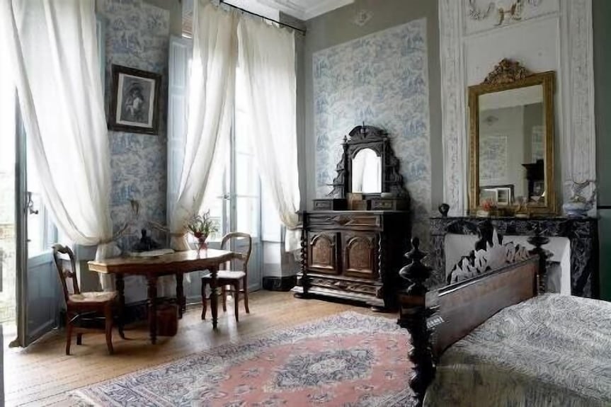 Schönes, Authentisches Landschlösschen Im Haut-agenais-perigord Mit Swimmingpool - Lot-et-Garonne