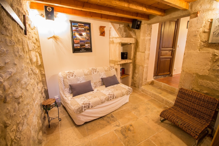 Maison De 70 M², Climatisée Avec Parking Dans Le Centre Historique De Saint Rémy - Bouches-du-Rhône