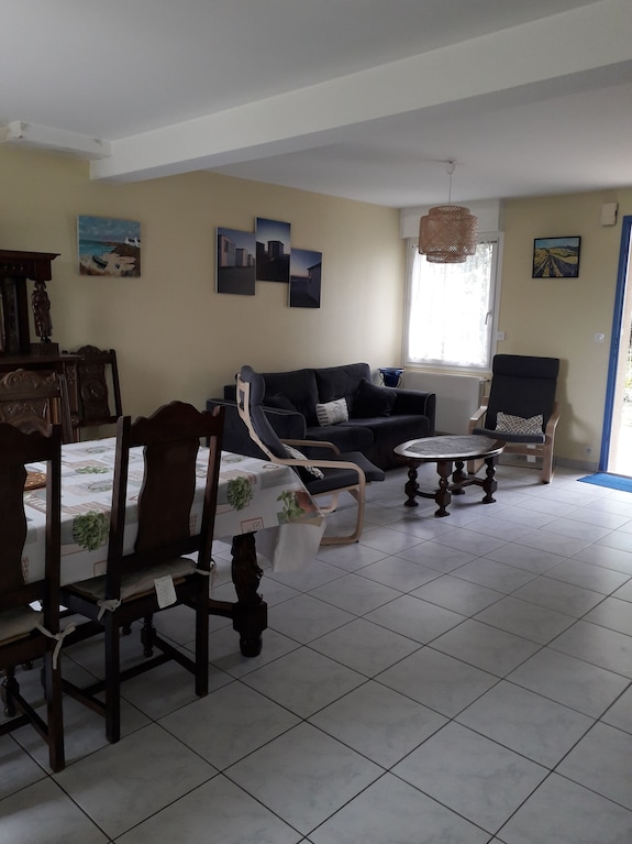 Maison Sur Les Hauteurs De Dinard à900 M De La Plage Dans Un Lotissement Calme. - Ille-et-Vilaine