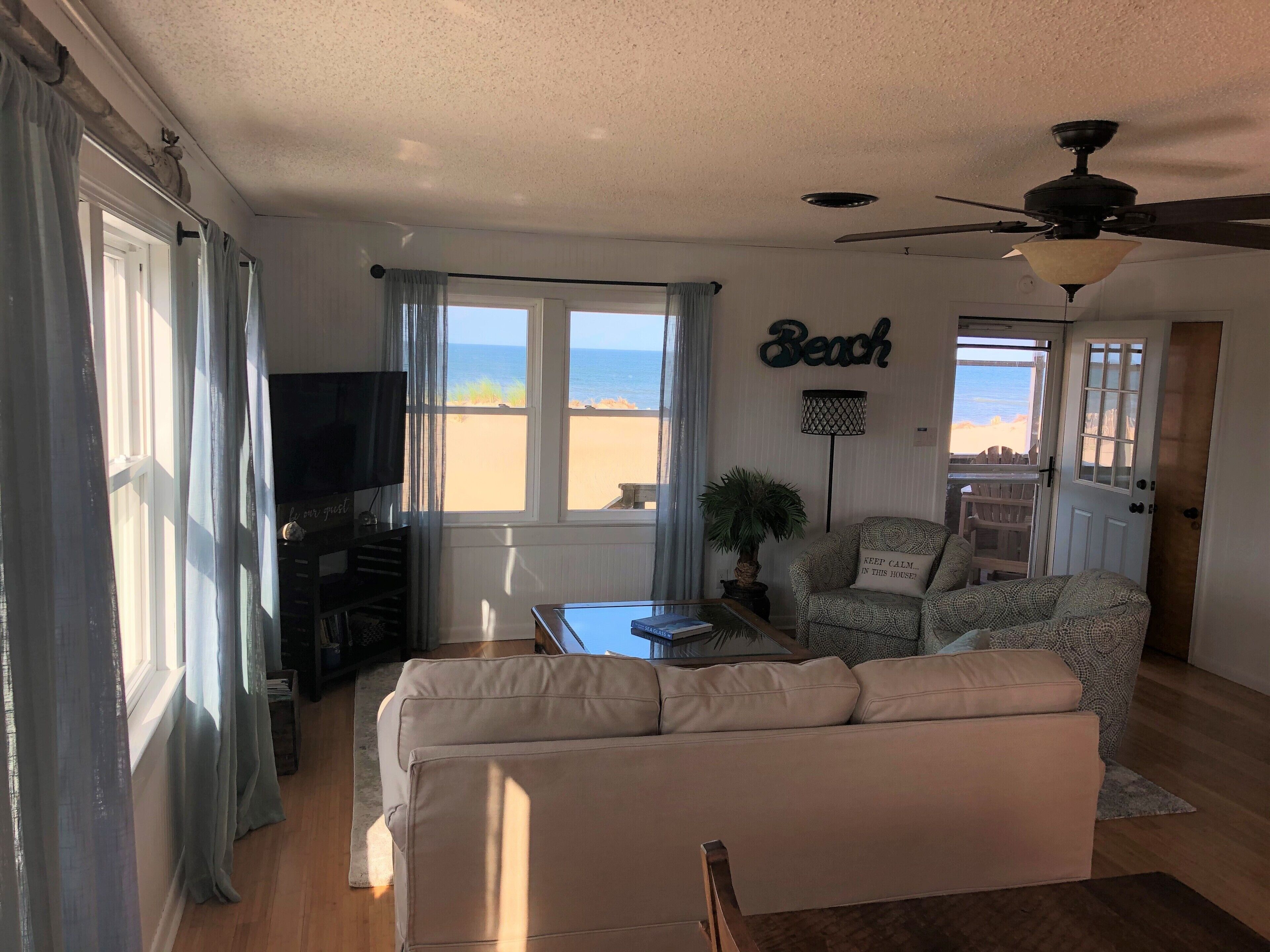 Charmant Cottage Beachfront Oceanfront. . . C'est Votre Endroit Heureux !! - Nags Head, NC