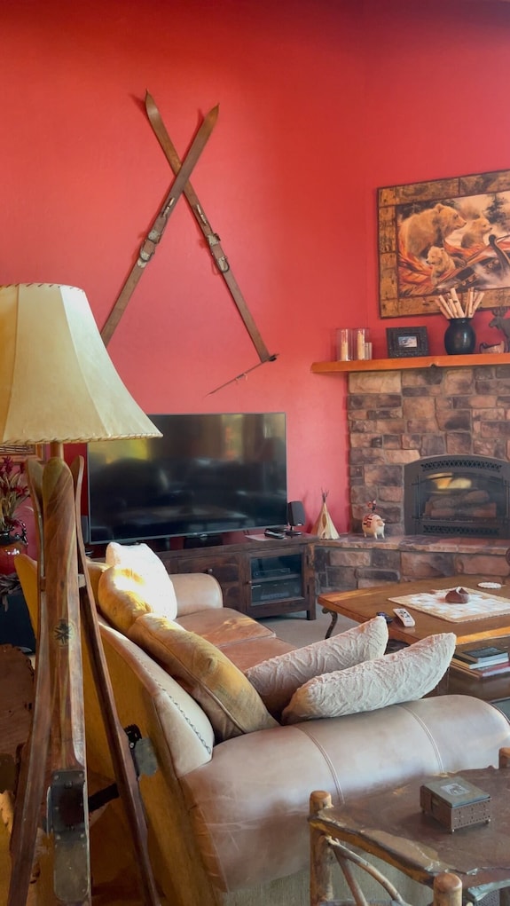 Weekly Discounts! Whitefish Mountain Ski Resort Ski In Ski Out, Luxury Townhouse - Glacier National Park