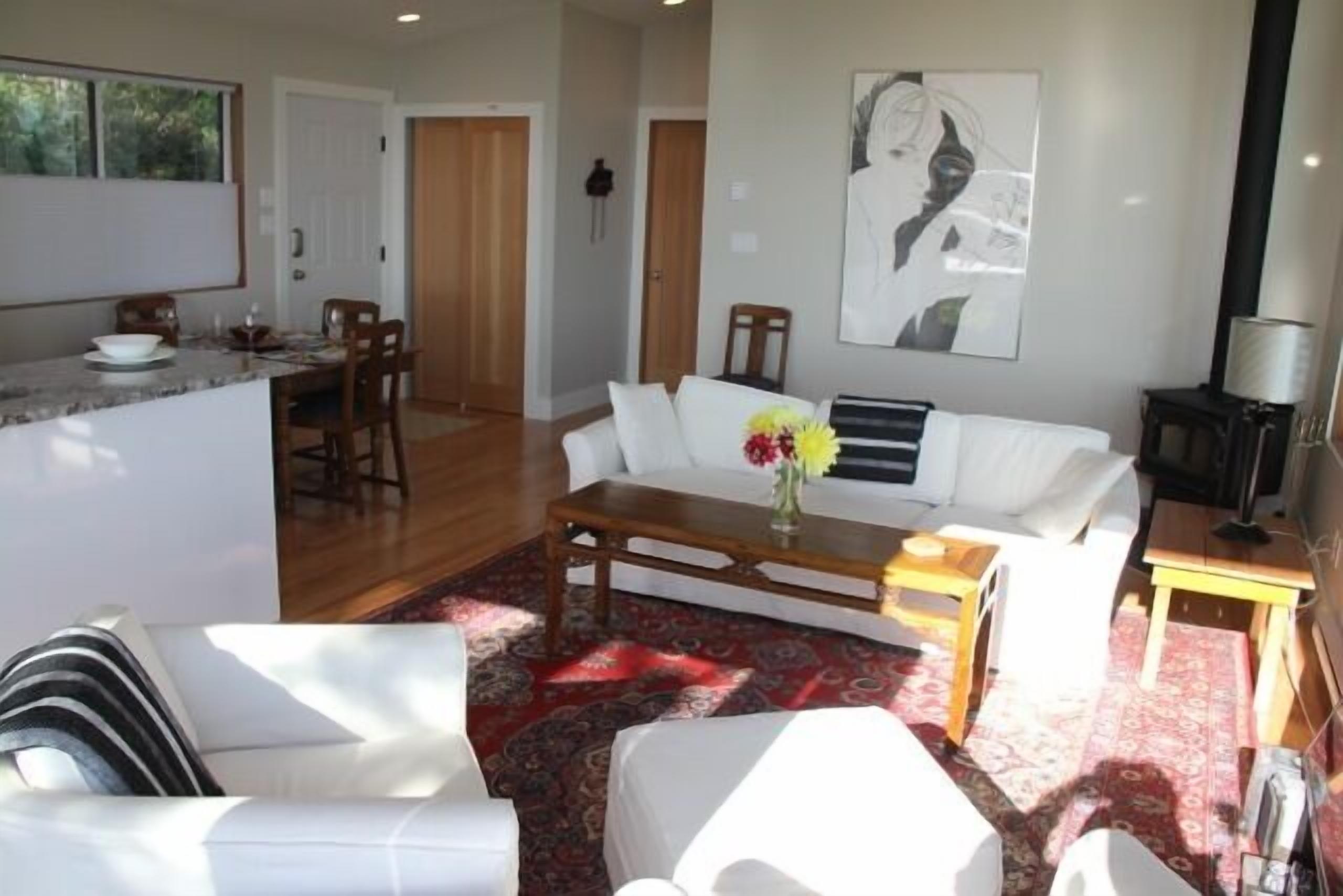 Spectacular Ocean Side Experience At This Stunning 1 Bdm Home, Qualicum Bay - Vancouver Island