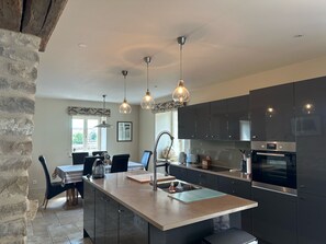 Meursault, Burgundy - luxury renovated barn overlooking vines - ‘Les ...