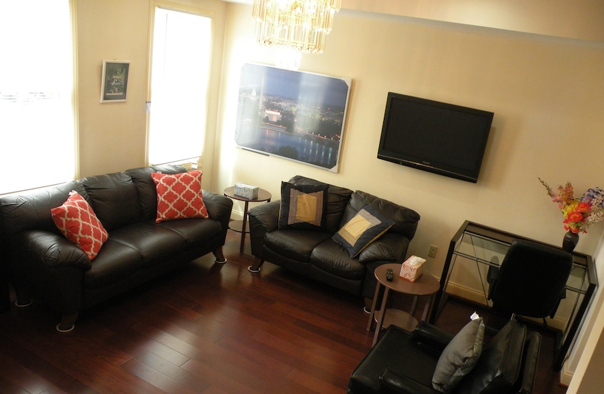 5 Br 4 Ba New House- 1 Block To Library Of Congress -Free Parking Permit - Union Station Washington