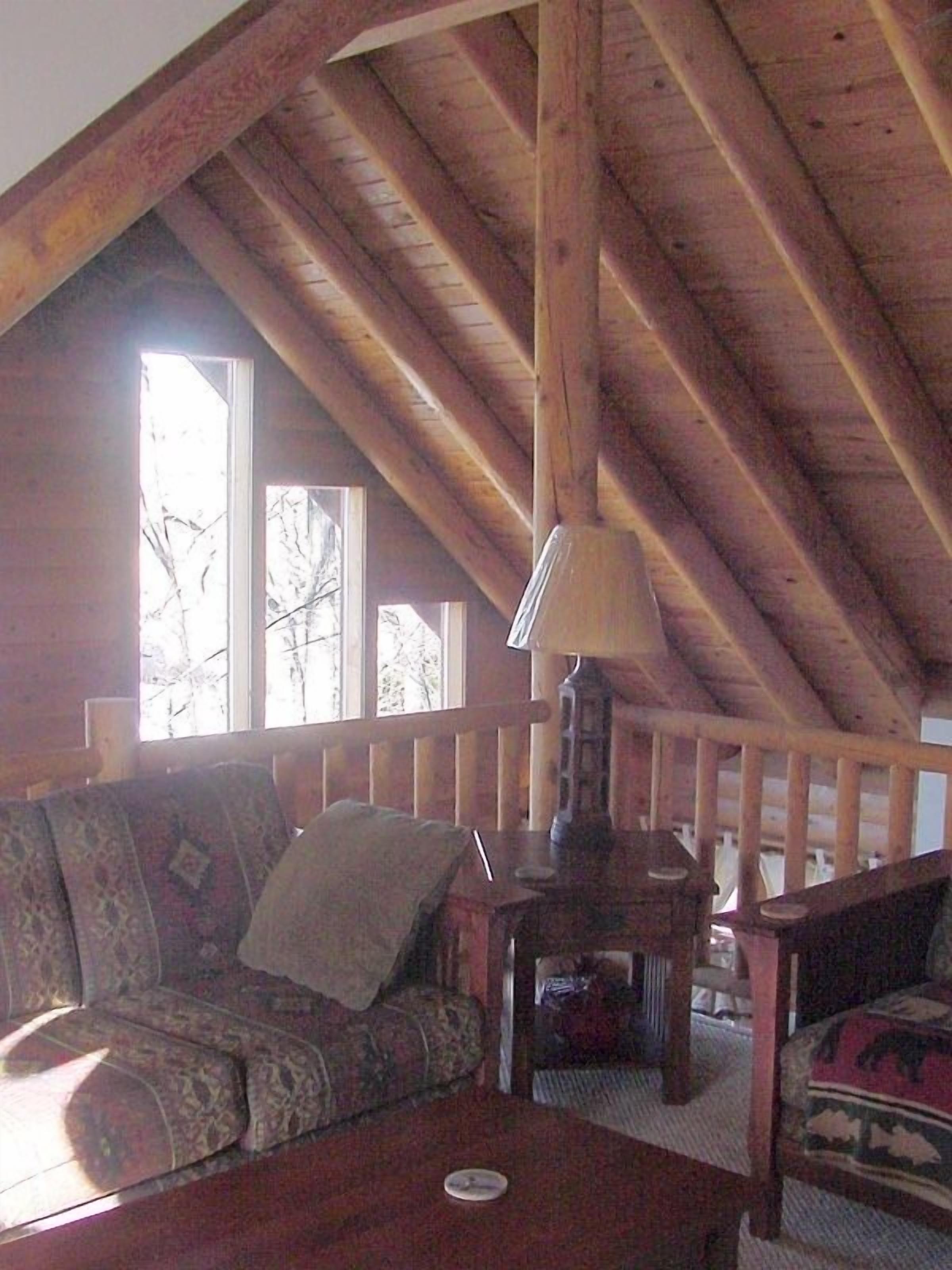 3200 Square Foot Log Home Near Branson! - Branson, MO