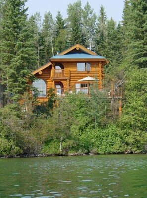 Log Home Retreat on Beautiful Sulphurous Lakefront - Deka Lake | Vrbo