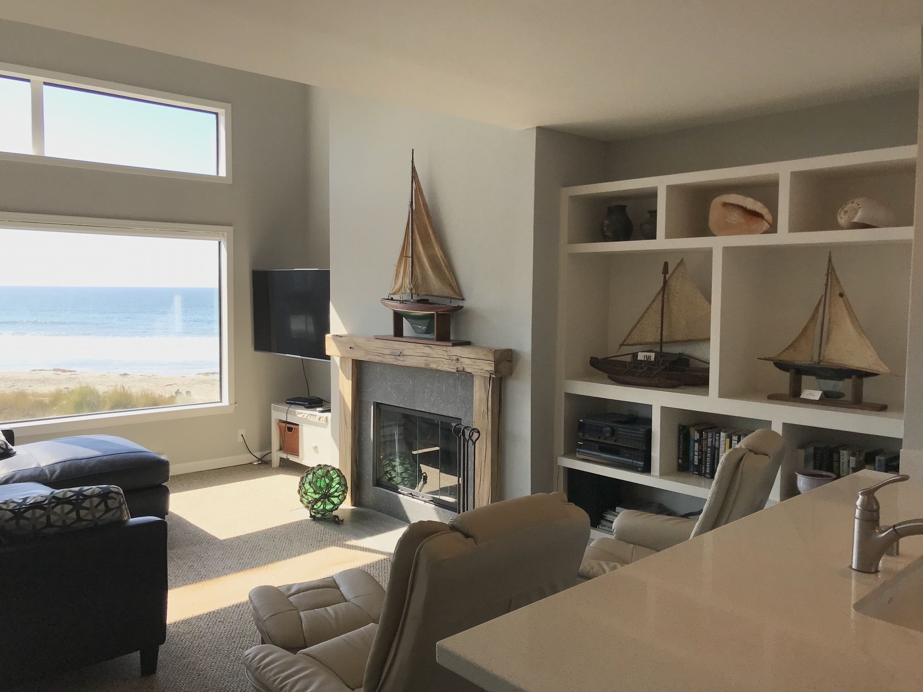 Beachfront Condo With Spectacular Views, Comfort And Fun For All - Watsonville, CA