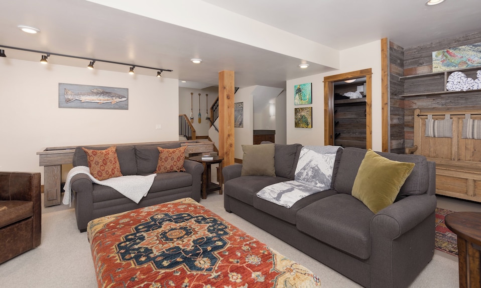 Big Sky Vacation Rentals: Homestead 5 Claim Jumper - Big Sky, MT