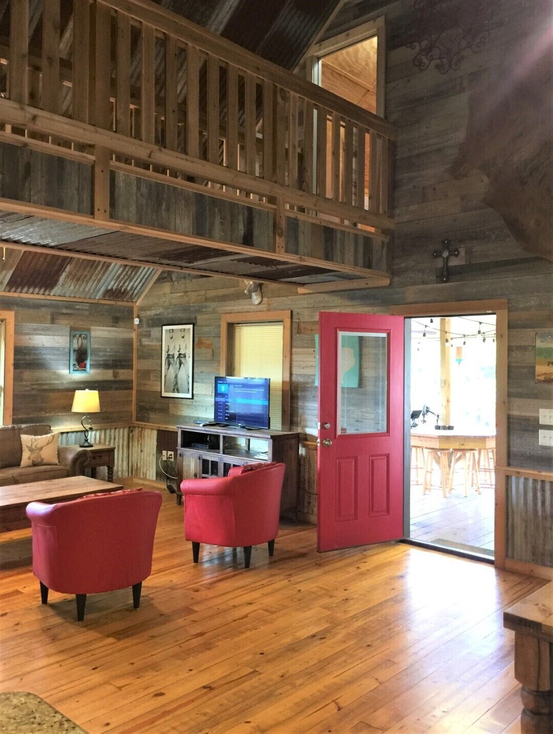 Best Deal In Concan! Luxury Lodge, 4 Minutes 2 River, Mountain & Valley View! - Concan, TX