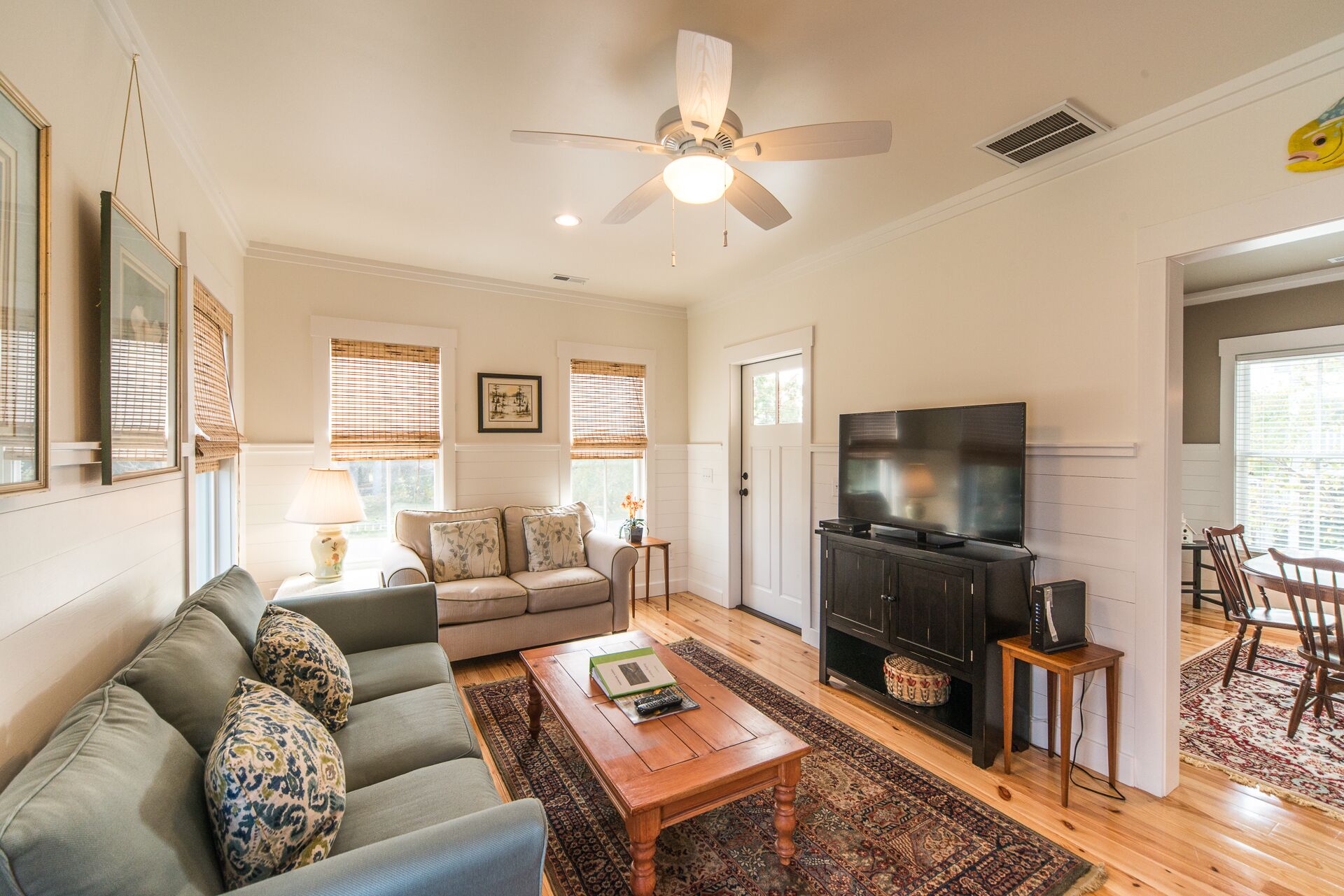 Close To Folly Beach & Charleston, Charming, Quiet, Comfortable - Charleston, SC