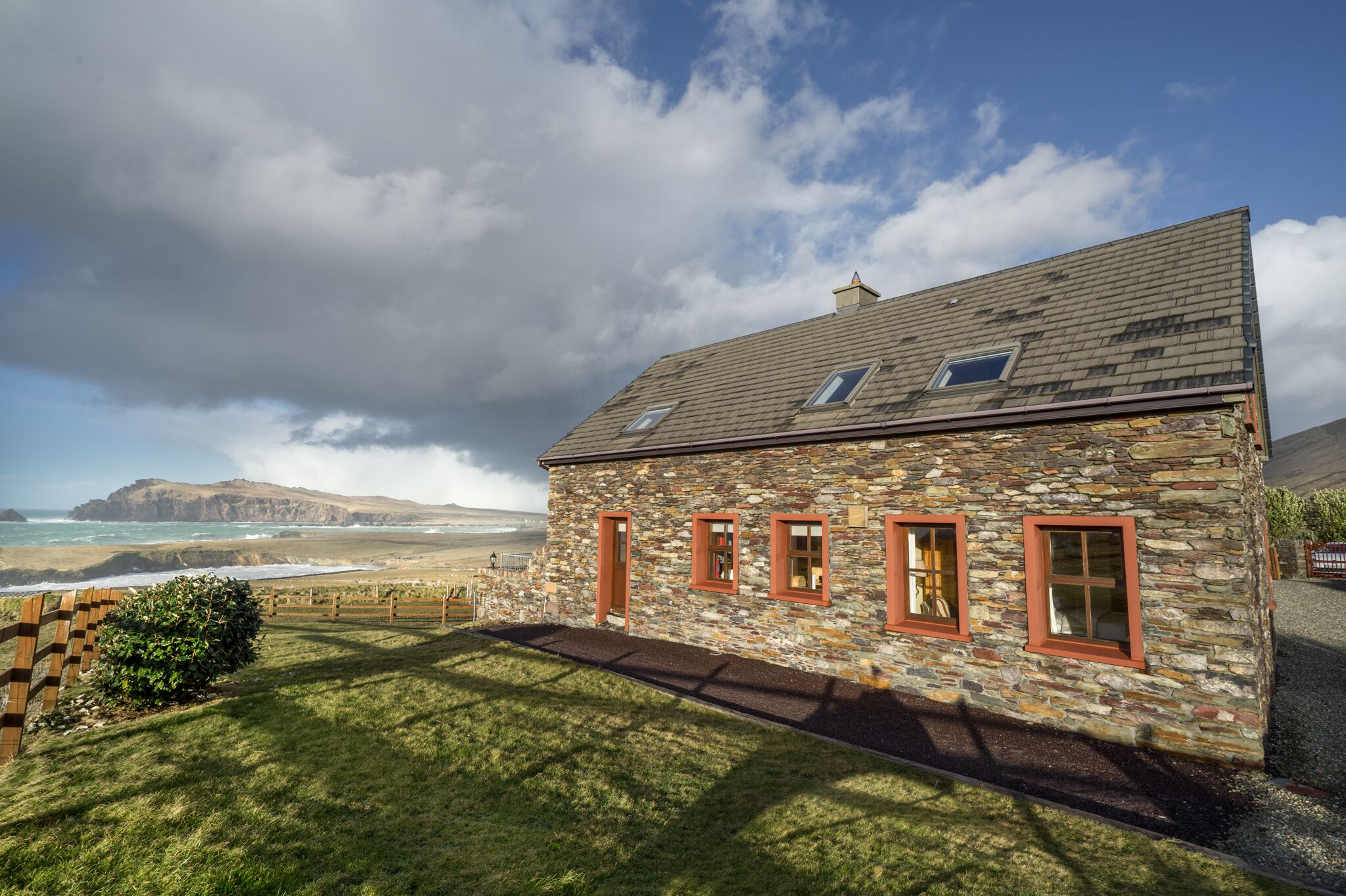 'A House to Live for -View to Die for'. - Dunquin | Vrbo