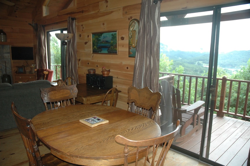 The Perch, Fantastic Mtn Lake View! Very Clean, Dogs Welcome. - Hiawassee