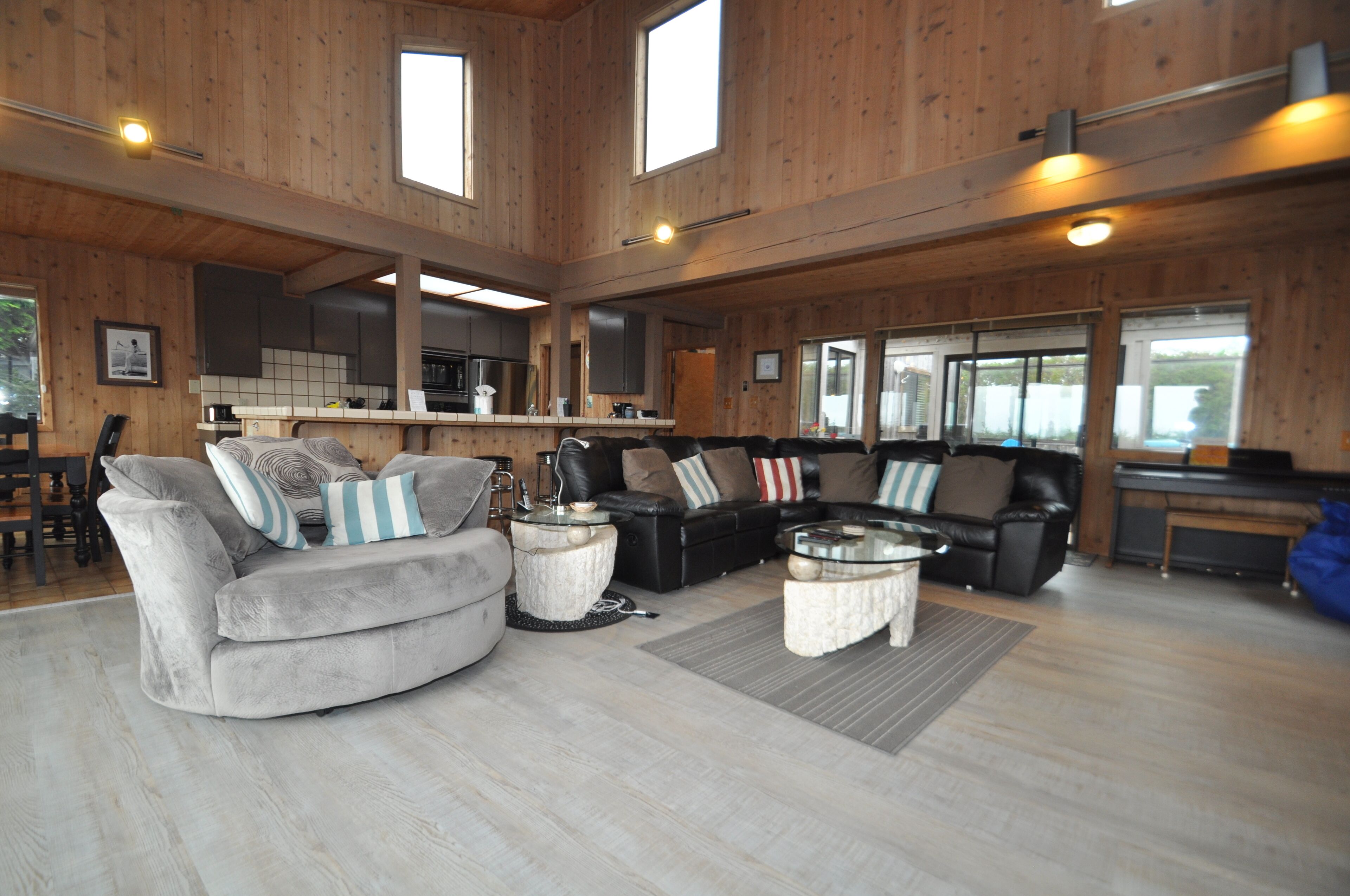 4. 5 Habitaciones, 3 Baños, 2 Cocinas, Vistas De 180 Grados Y Una 'Cueva Del Hombre' - Bodega Bay, CA