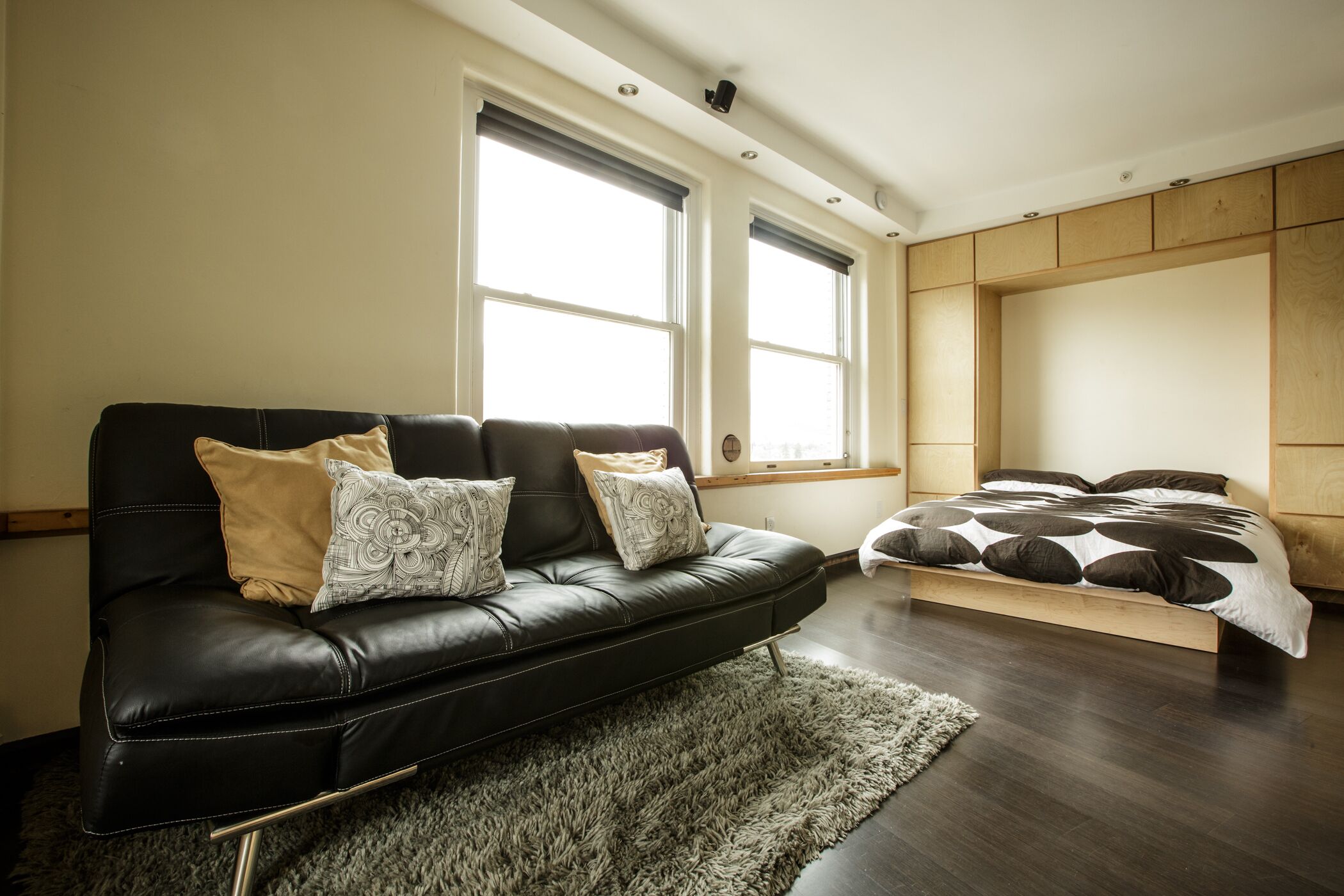 Downtown Missoula Top-floor Studio - Missoula, MT