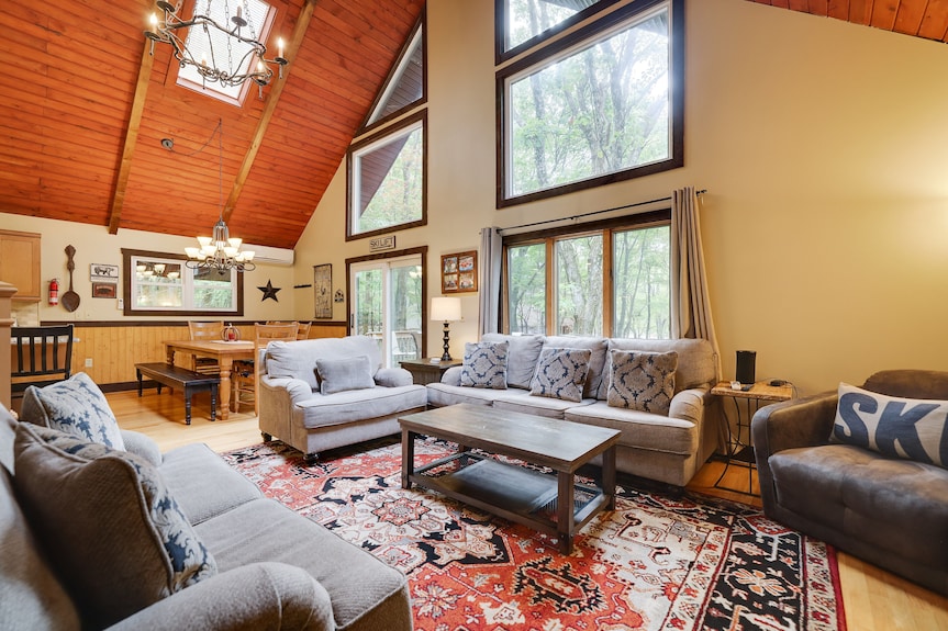 Mountain Escape-7br, Game Room, Fire Pit Close To Skiing And Trails! - Lake Harmony, PA