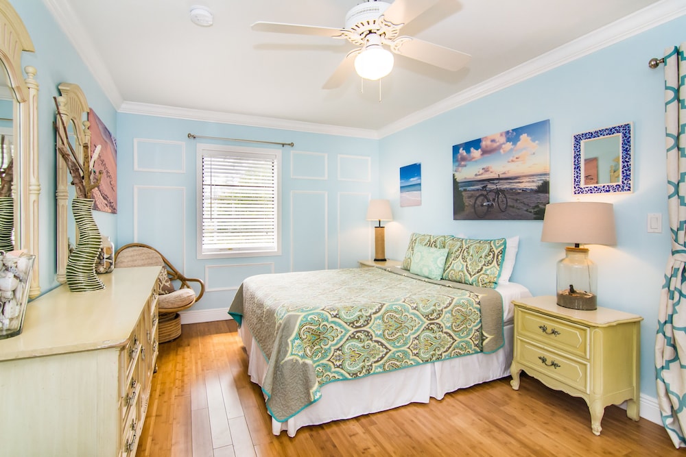 Direct Ocean View, Steps To Beach, Boutique Beach Chic Townhome, No Cleaning Fee - Juno Beach, FL