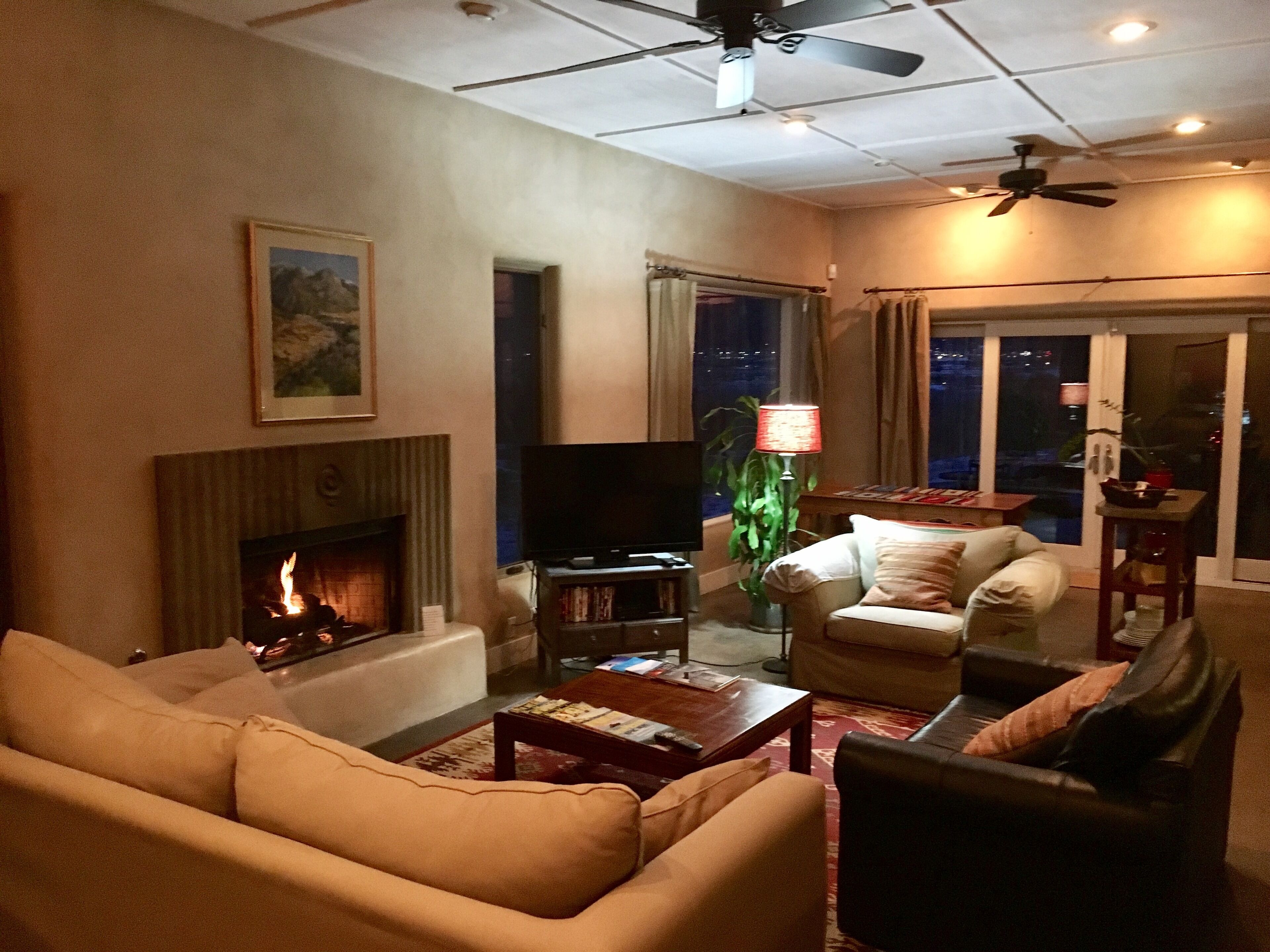 Stunning Views Of Taos Mountain, 2 Bedroom 2 Bathroom Luxury Guesthouse - Taos, NM
