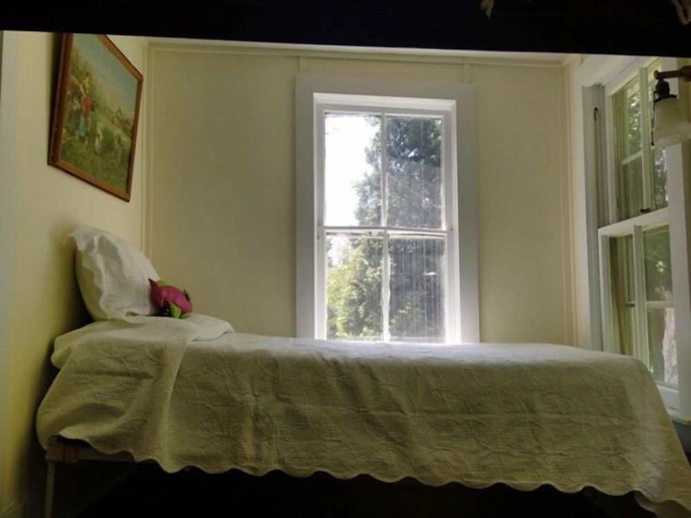 Waterfront! Charming 4br Cottage On The Niantic River! - 코네티컷