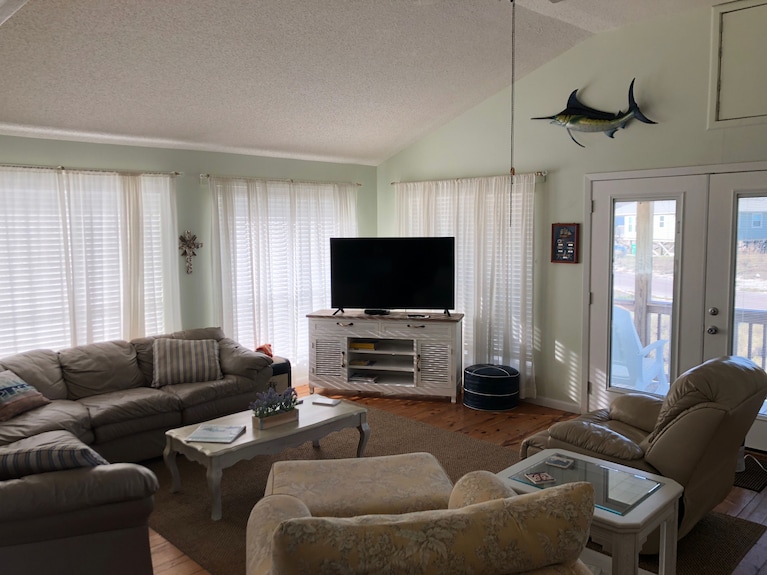 Ocean View Beach Cottage/3br 2ba/steps Away From The White, Sandy Beach! - Dauphin Island, AL
