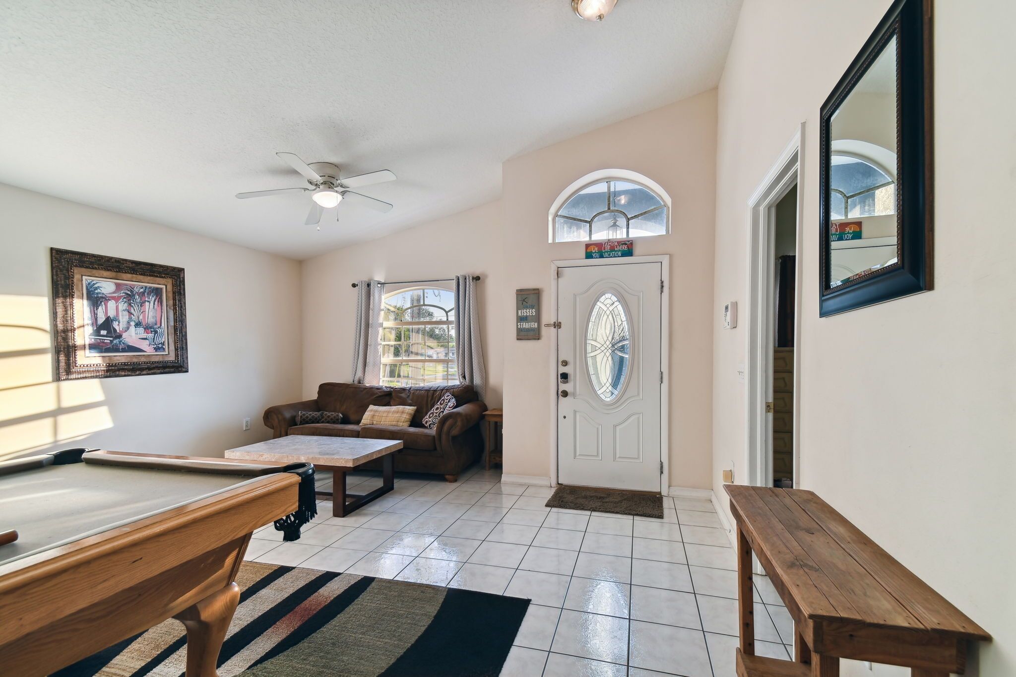 Relájese Y Disfrute De Su Visita A Tampa En El Tropical Pool House! - Tampa