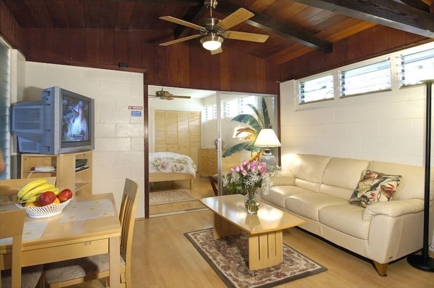 Tradewind Bungalow, In Kailua On Oahu - Kailua, HI