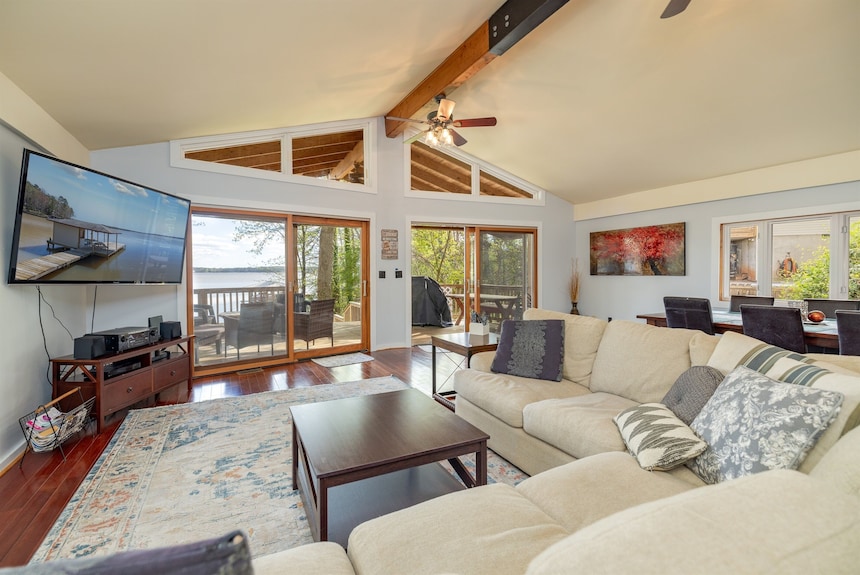 Main Lake Cove Flat Lot W/ Sandy Beach, Firepit! - Lake House, Gasburg