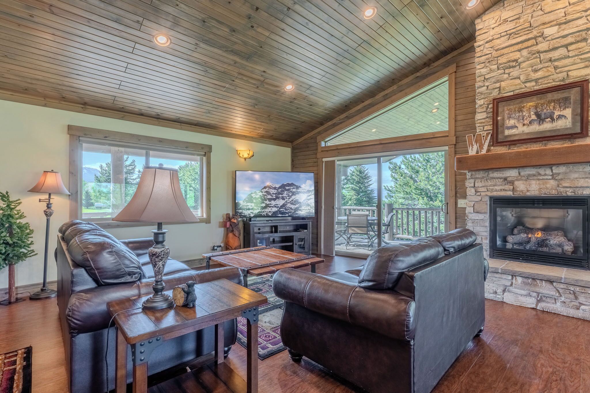 Elk Meadows Beautiful Well Appointed Cabin Just 19 Miles From Ynp - Island Park, ID