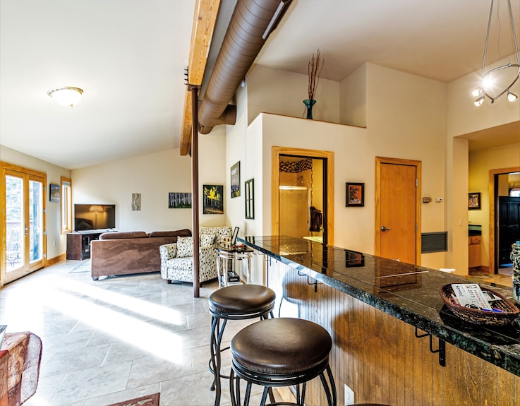 Spacious Loft On The Riverwalk In Downtown Estes - Estes Park