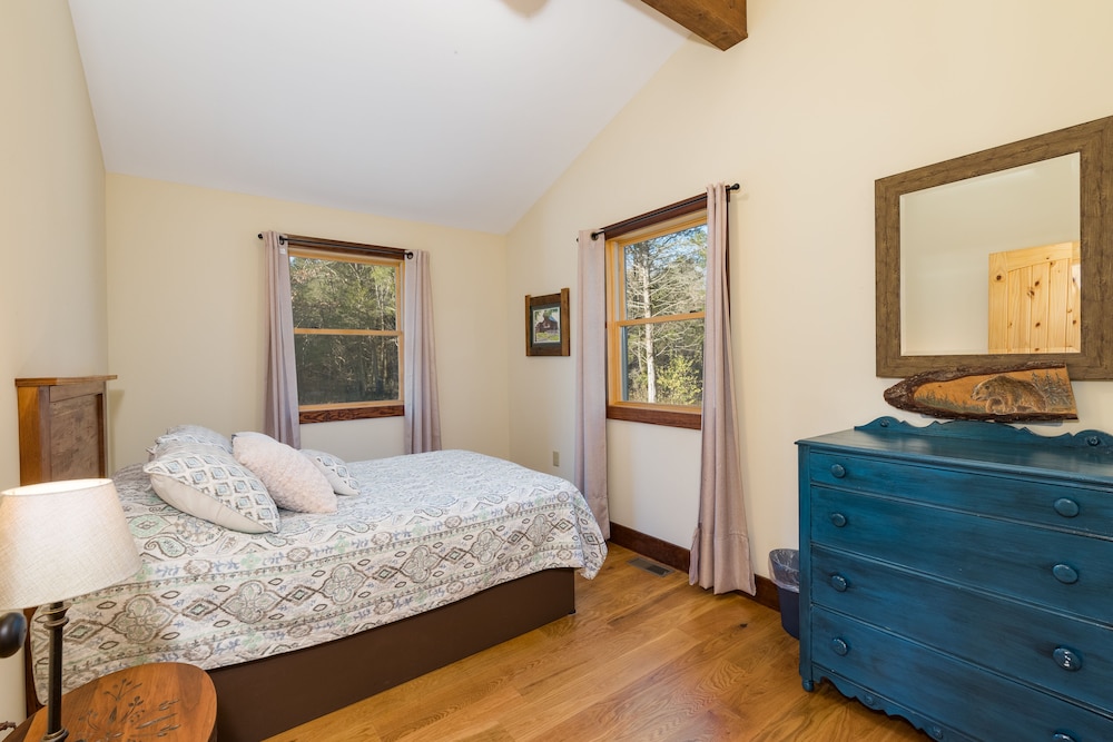 Enjoy Secluded Starry Nights! Near Luray, Hottub, Fastwifi, Handicap, Fireplace - Virginia
