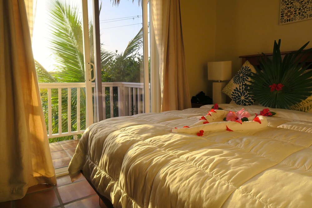 Casita On The Shores Of The Caribbean Sea. - Quintana Roo