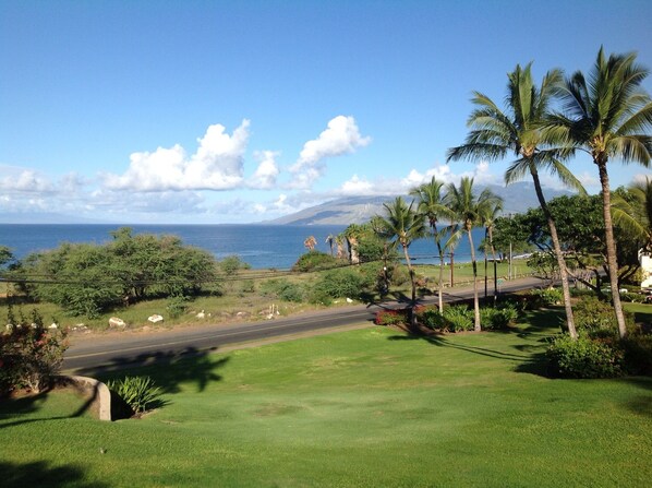 Beautiful Front Row Condo, Completely Remodeled - Full Ocean View ...