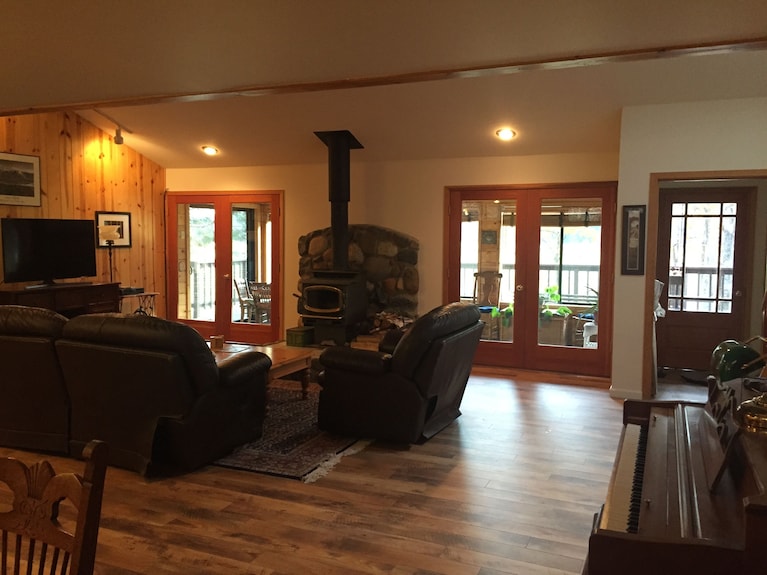 Hideaway House On Wyehka Way - Mount Shasta, CA