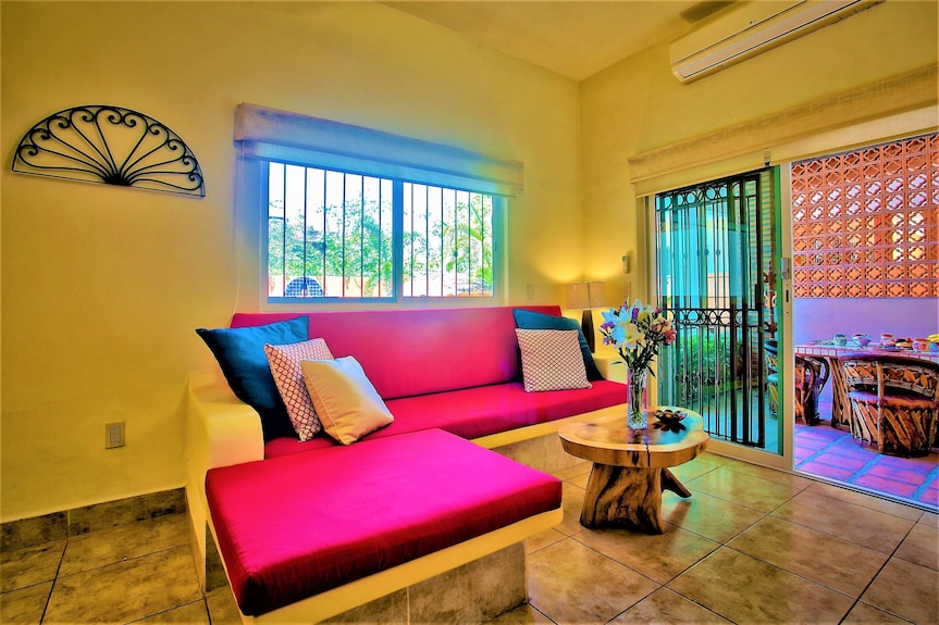 Tres Palmas ~ Luxery ~ 2bed / 2bath ~ 1block To Beach ~ Piscine Chauffée ~ A / C ~ Security - Bucerías