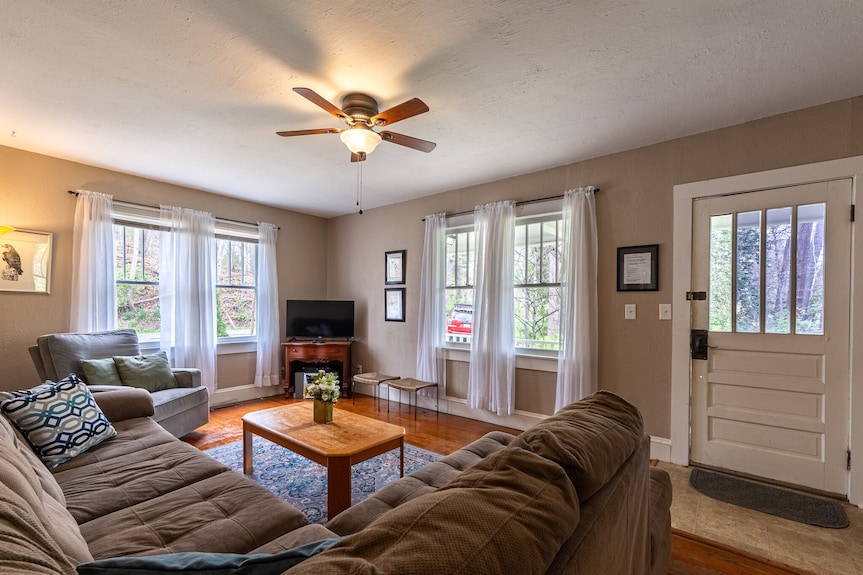 Group Friendly 4 Br 6 Mi To Ace / 4 Mi To Aotg / 1.4 Mi To Downtown Hot Tub - Babcock State Park, Clifftop