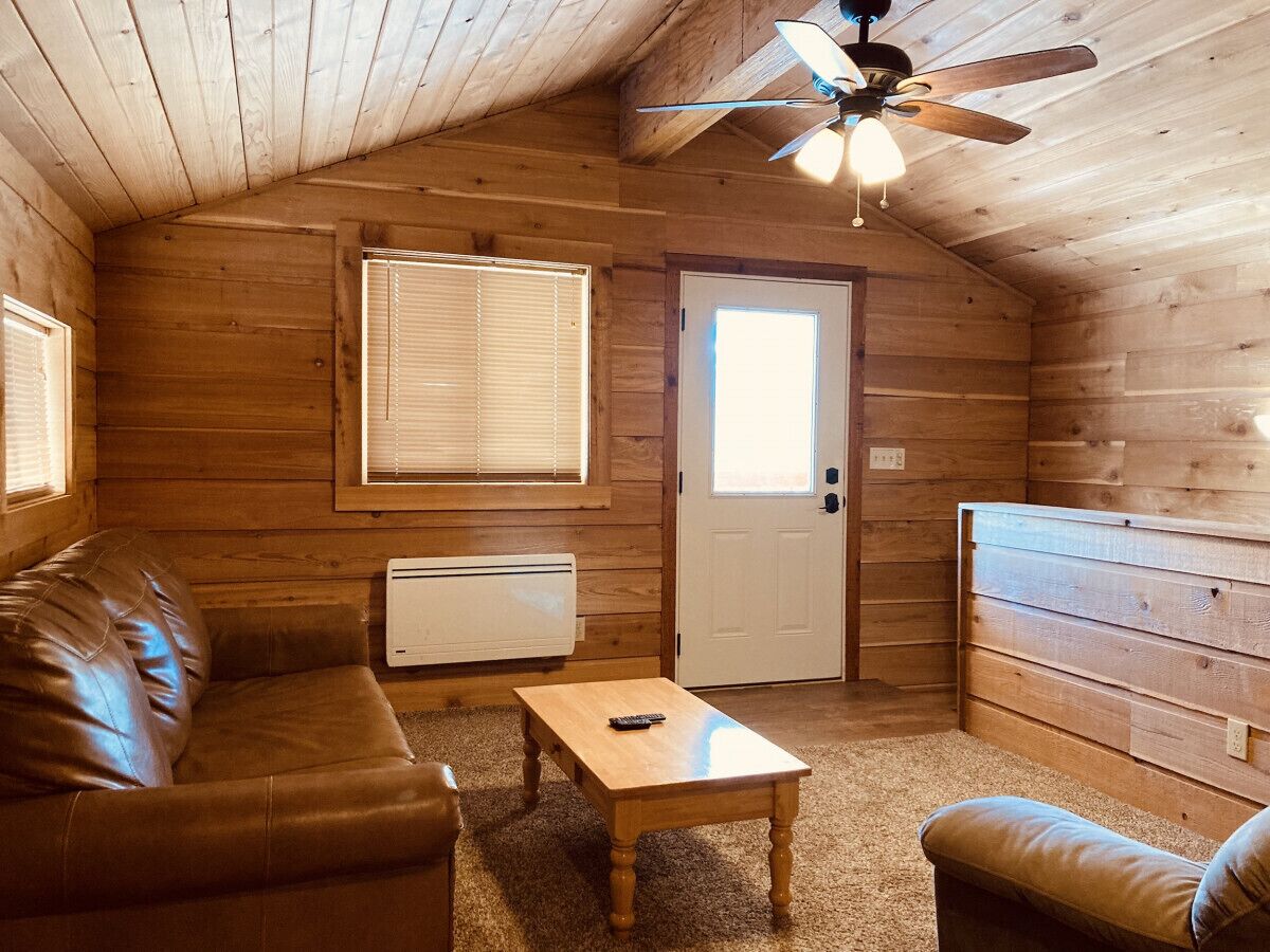 12 Miles To Yellowstone, Hot Tub And Fire Pit - Grizzly Getaway - Island Park, ID