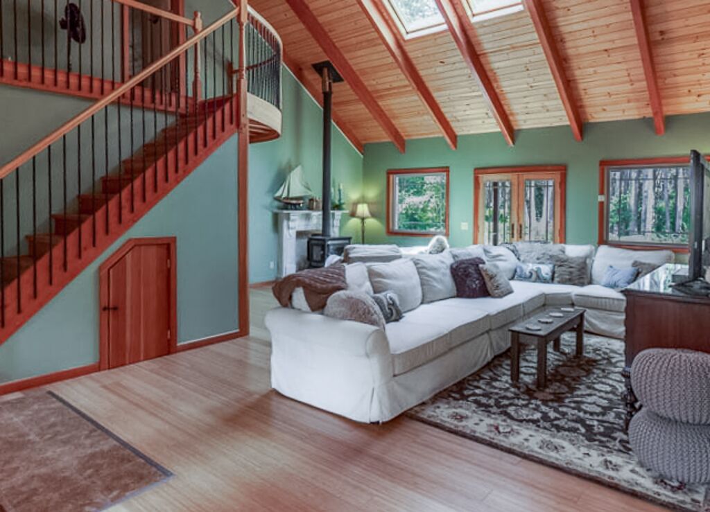 5 Acres Of Peaceful Forest Retreat Minutes From The Beach And Town - Fort Bragg, CA