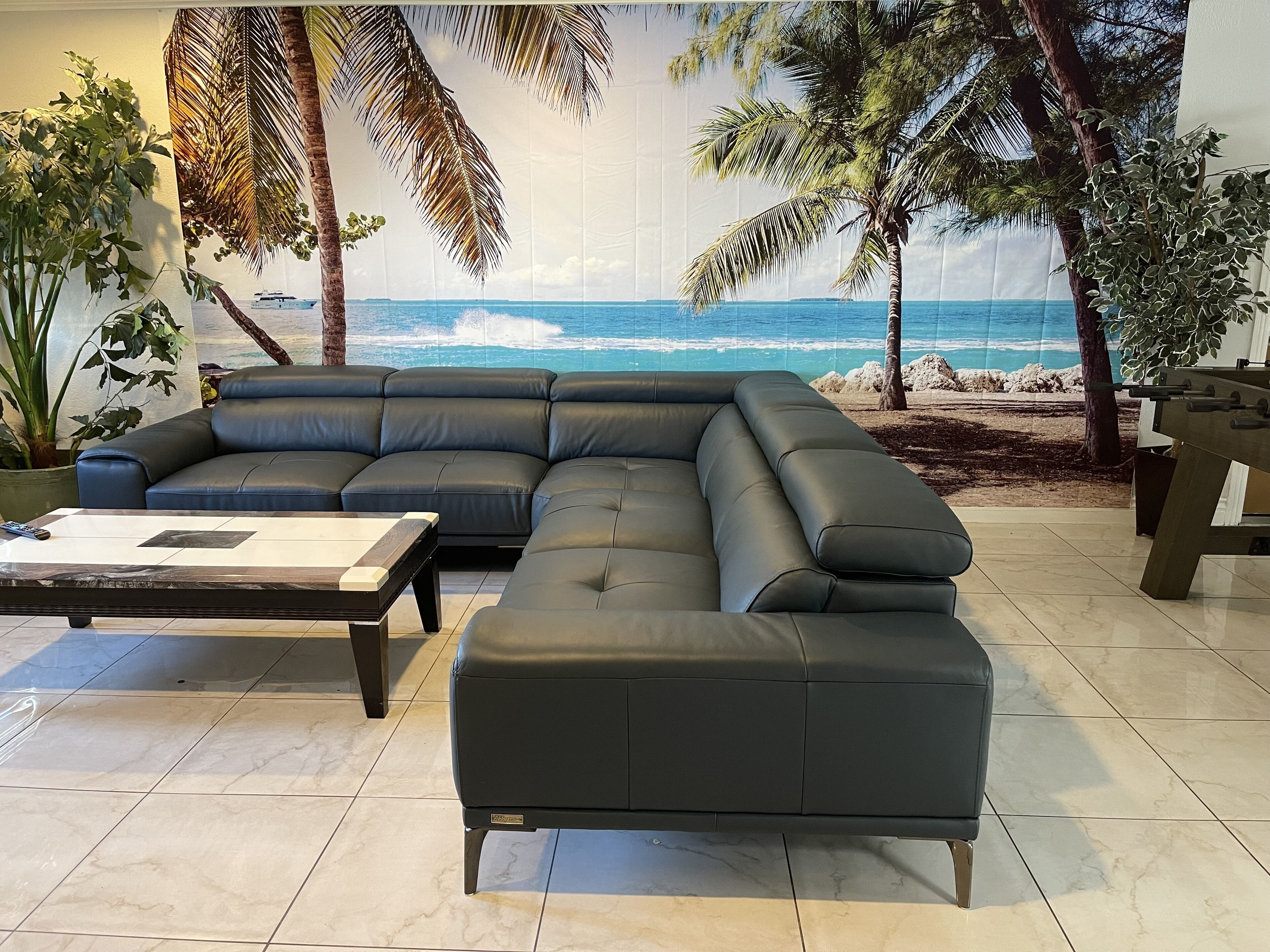 Convenience Location! Only 2.5 Miles To Disneyland, 13 Miles To Huntington Beach - Anaheim, CA