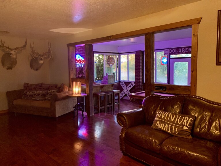 Gorgeous Luxe Lodge 80 Acres Cattle Ranch Pond Views Close Nat Parks Ski Mcphee - Colorado