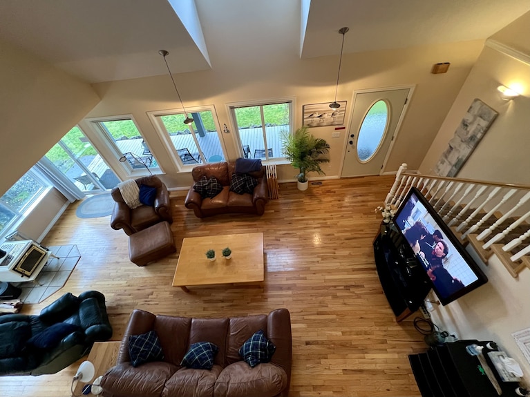 Peaceful Coastal Retreat - Bowser Beach House - Hornby Island