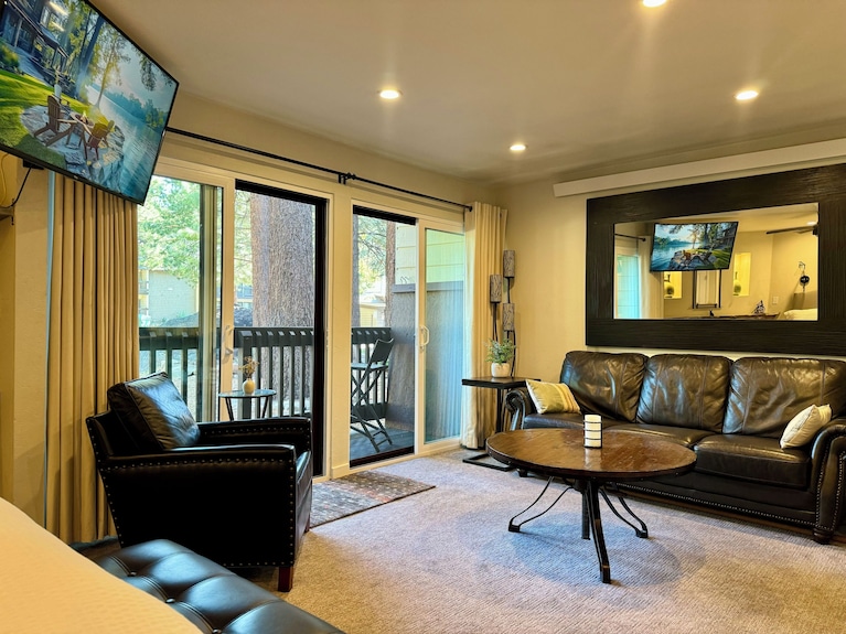 Beautifully Furnished Condo - Upscale Amenities, Great Value - Califórnia