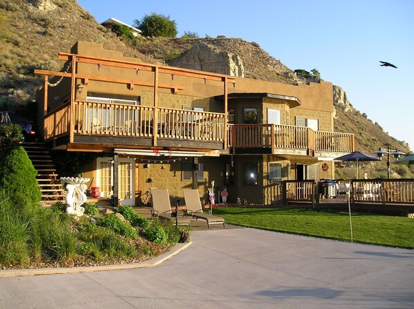 Squires House - Views from Naramata to Okanagan Beach in Penticton ...