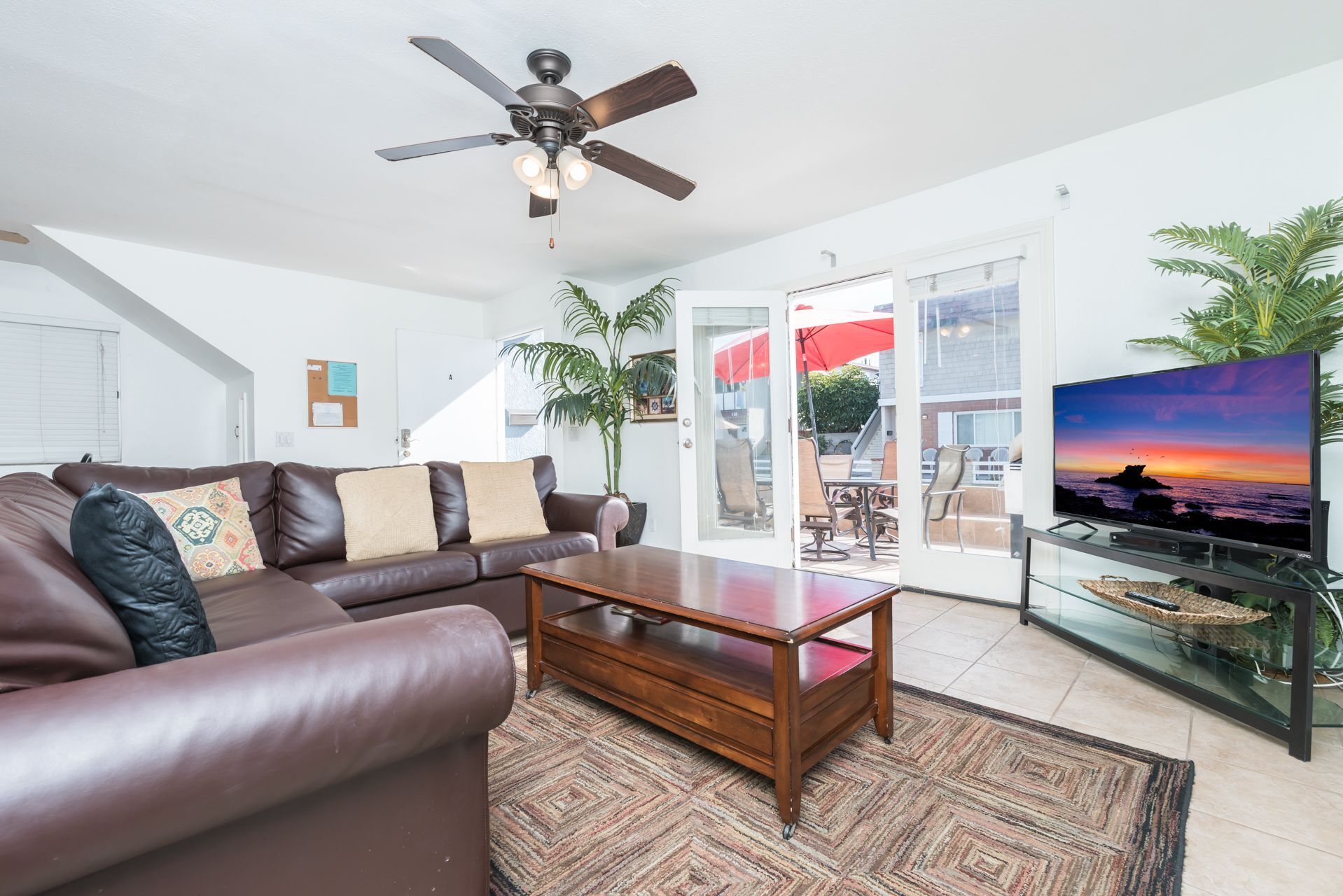 Downstairs Beachside Getaway W/ A/c | Sunny Patio W/ Beach Views! | Guest Favorite! - Newport Beach, CA