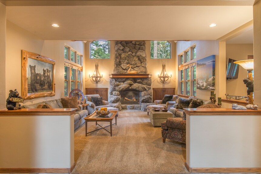 Perfect For Couples'/group Getaway. This Large Luxury Fun House Won't Disappoint - Tahoe City, CA