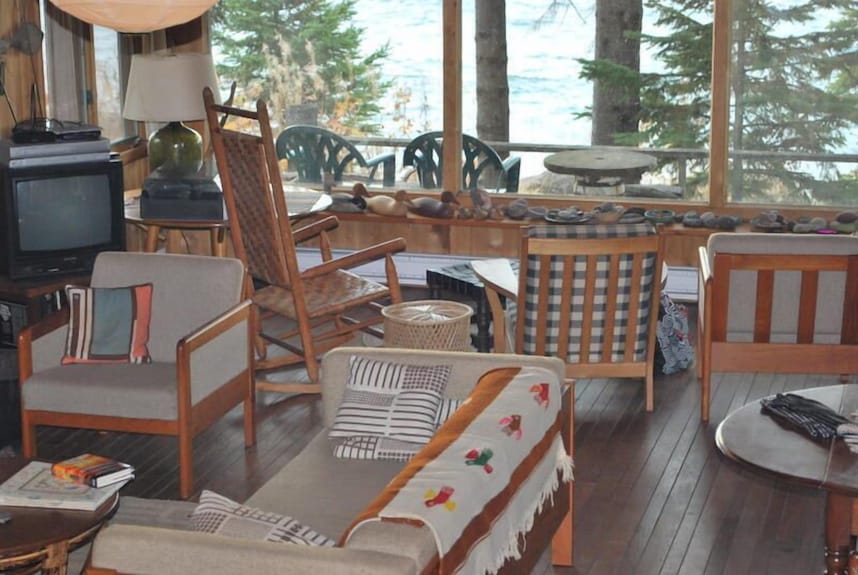 Lake Superior Cabin W/ Private, Walkable Solid Rock Shoreline - Lutsen