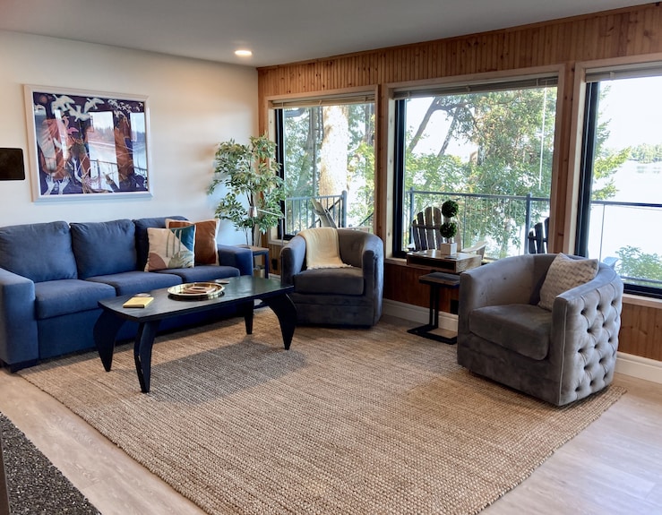 Stunning Waterfront - Pnw Gem Hot Tub, Mountain Views, Fireplace - State of Washington