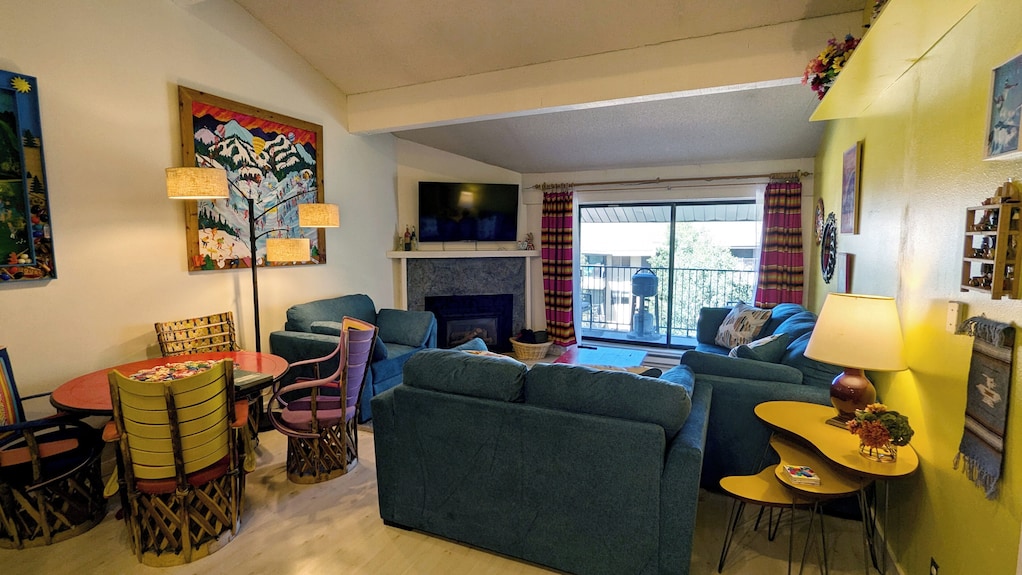 Vernieuwde Condo W / Gratis Wifi, Parkeren, Verwarmd Zwembad, Bubbelbaden, Skiër Shuttle - Avon, CO