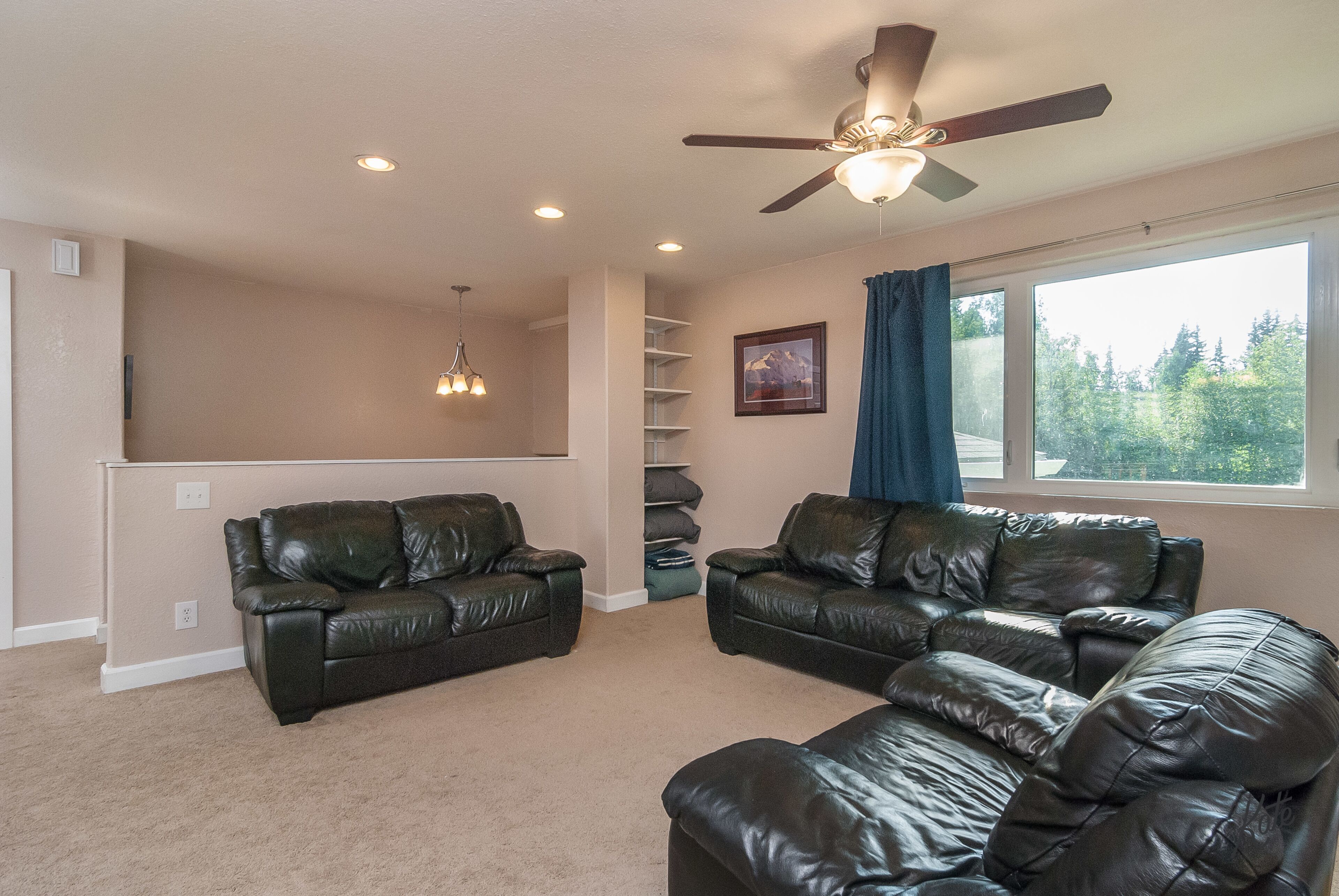 Guest Bedroom In A Lovely Modern Home Located In A Very Convenient Location. - Fairbanks, AK